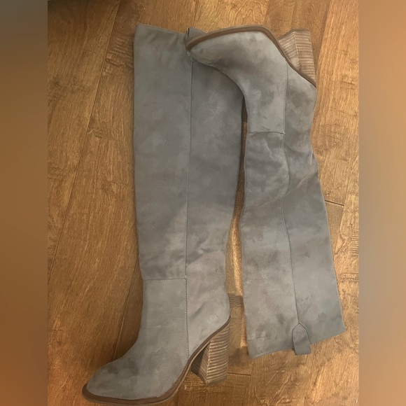 Very Volatile | Shoes | Very Volatile Knee High Tall Suede Boots | Poshmark